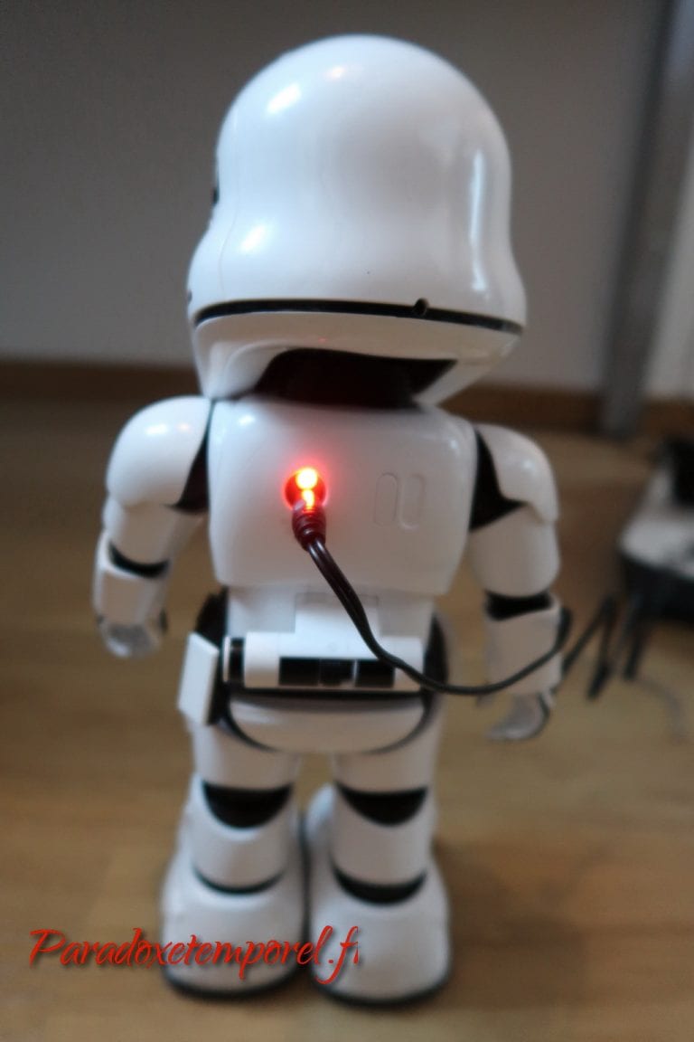 Unboxing Star Wars First Order Stormtrooper Robot Ubtech - Paradoxe ...